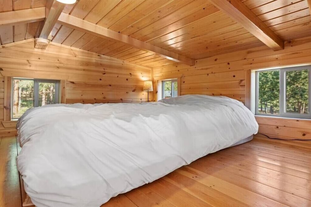Beautiful Tiny Home In The Bitterroot - Views Of Lolo Peak - Pet Friendly! - Montana