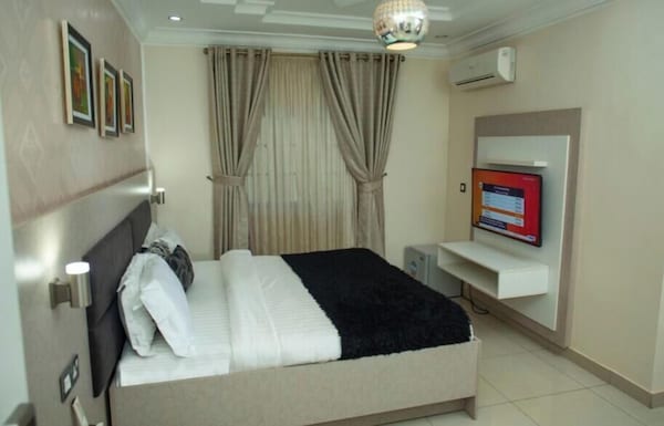 Dfranklin Apartment And Event Centre - Abuja