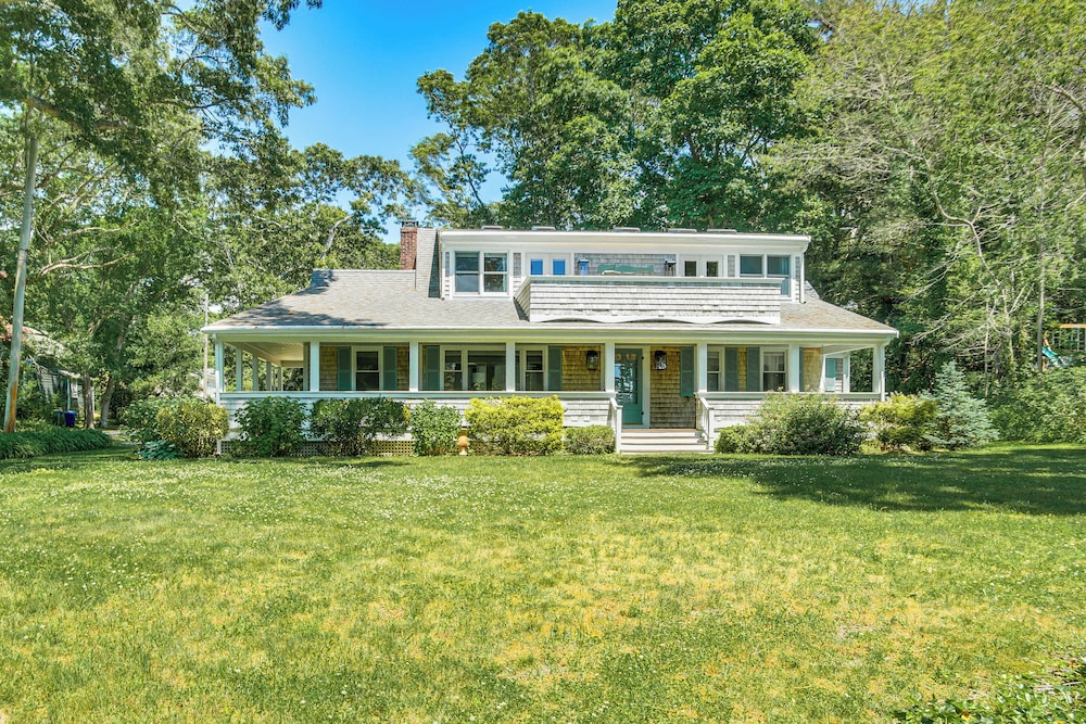 1 Mi To Beach: Cape Cod Family Home In Bourne! - Falmouth, MA