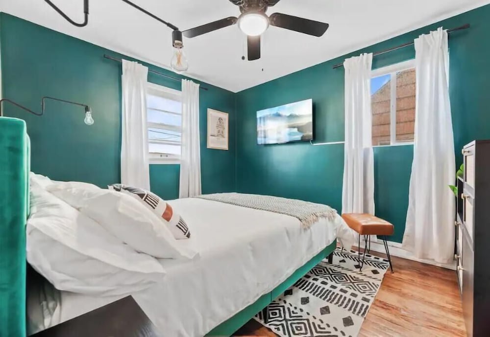 The Emerald House of HOF Village - Stark County | Vrbo