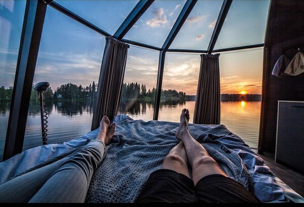 Room In Lodge - Peace & Quiet Hotel Floating Glass Room For 2 Guests Experience Northern Lights - Jokkmokk