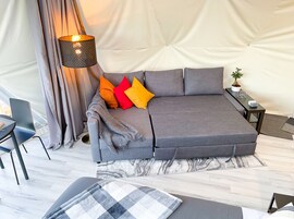 Cabana de Madeira Superior, 1 cama king-size | Roupa de alta qualidade, edredões de penas, camas de colchão pillowtop 