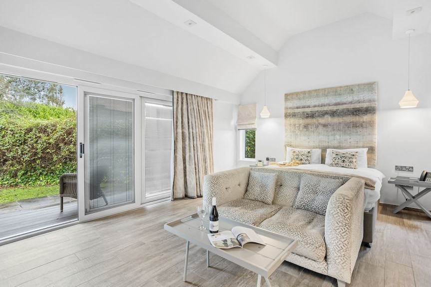 Cottage Suite 2, Kentisbury Grange - Free Wifi & Parking - Barnstaple