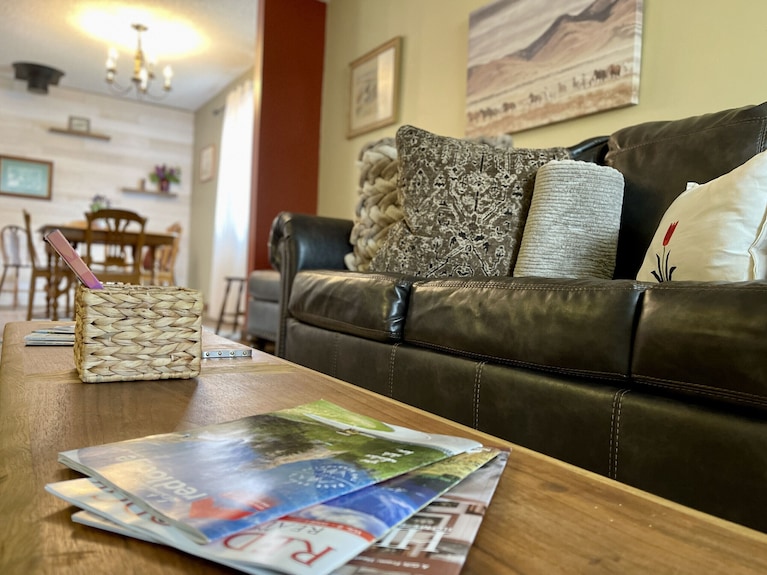 In-town Home, Hot Tub, Wifi & Minutes To Skiing - Red Lodge, MT