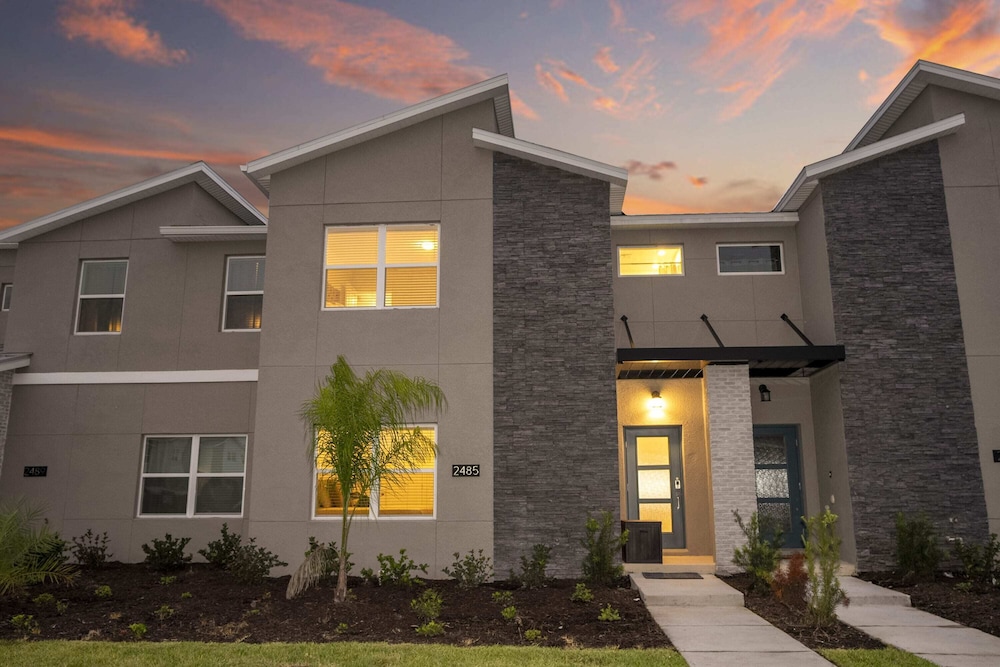 Gorgeous 4 Bd W/ Pool At Storey Lake Resort 2485 - Kissimmee