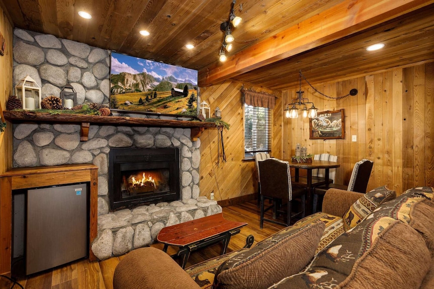 Hidden Creek Lodge | Family & Retreats | Game Room | Ponds & Streams - Crestline, CA