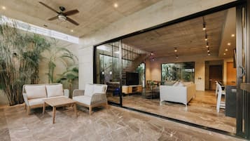 Casa luxo, vista para o jardim | Terraço/pátio