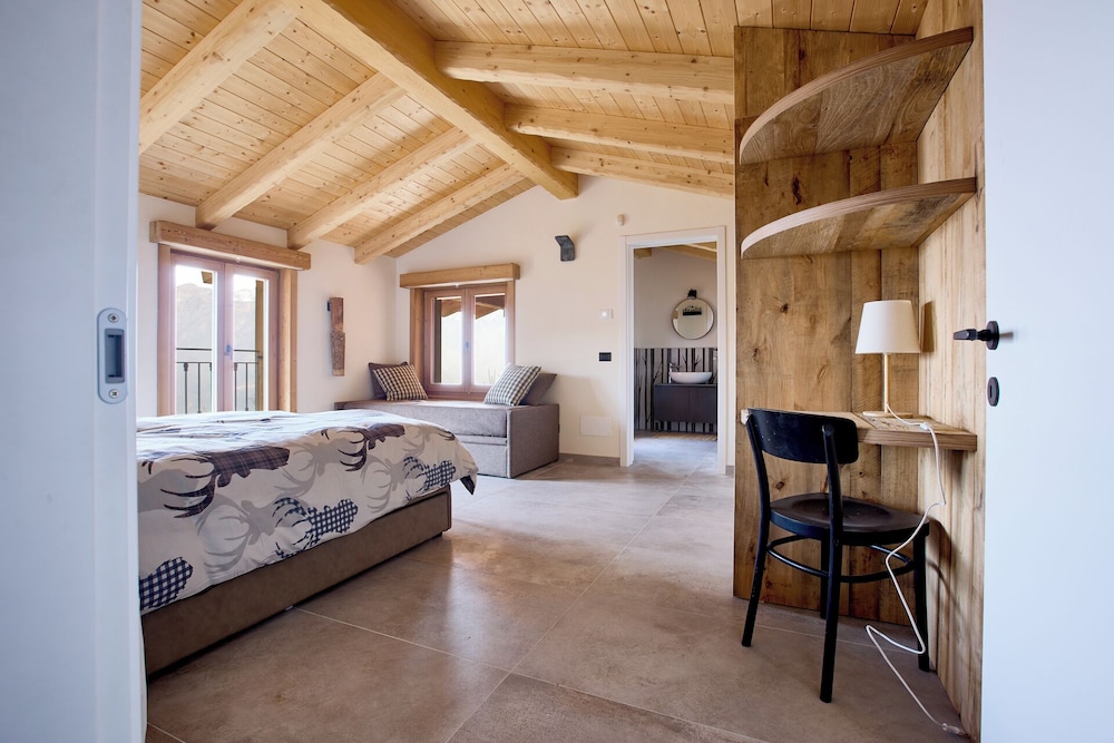 Luxury Chalet Apartment 'Baita Treeb Tramontana' With Lake View, Private Terrace And Wi-fi - Bellagio