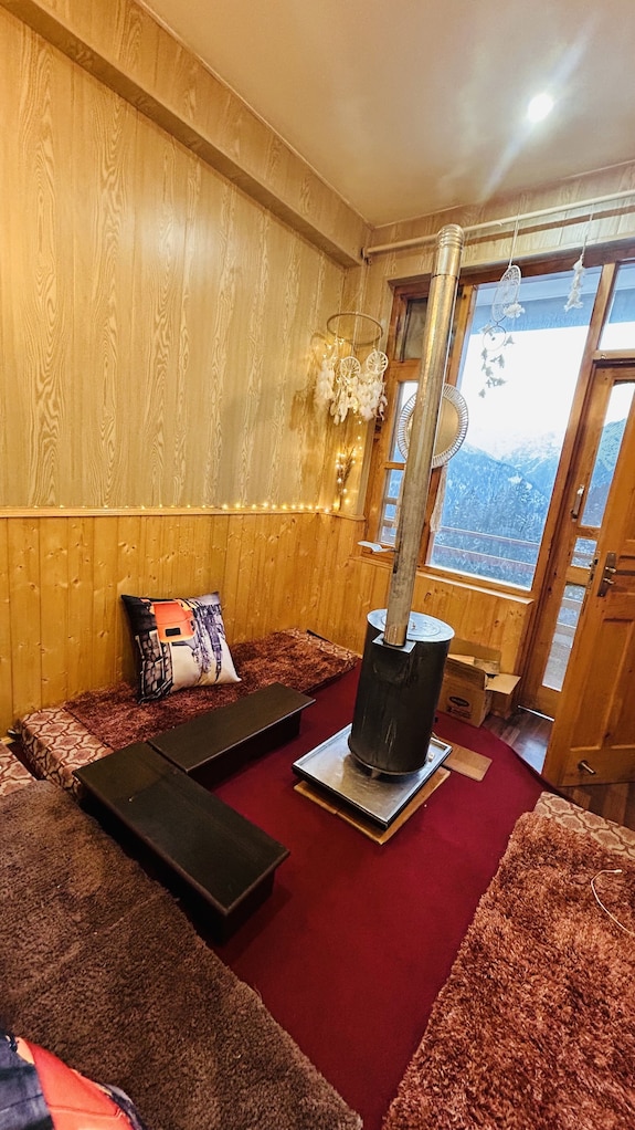 The Ivy Mansion Sethan\none Of The Best Hotels In Sethan 9459413016 - Himachal Pradesh