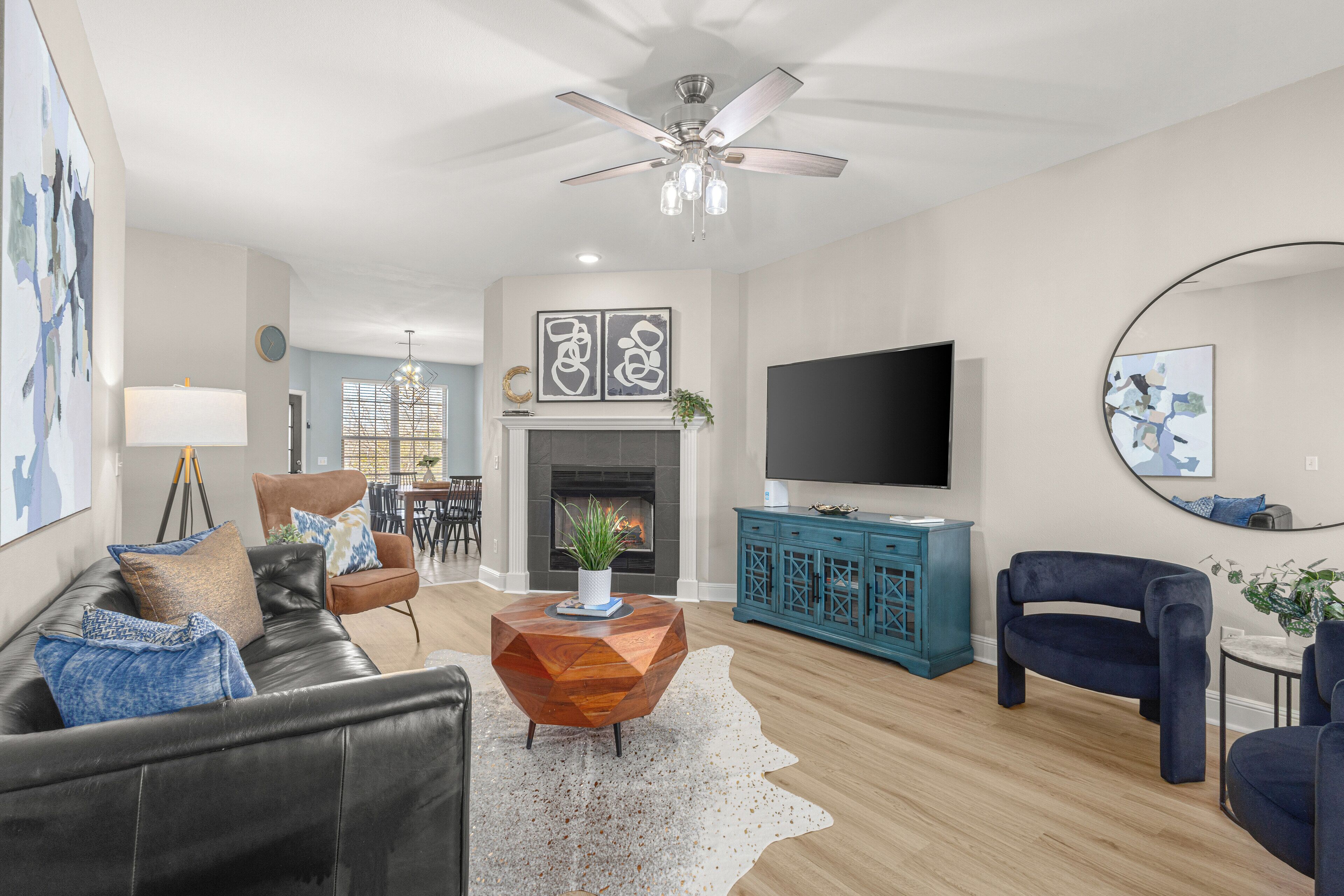 Spacious 4 Bed, Near Dwntwn Bentonville, Slaughter Pen Mtb & Razorback Greenway - Rogers, AR