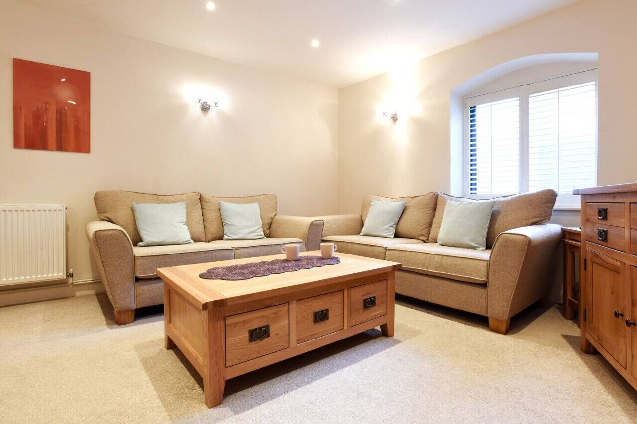 Secluded High End 2br In Southsea W/ Free Parking! - Southsea