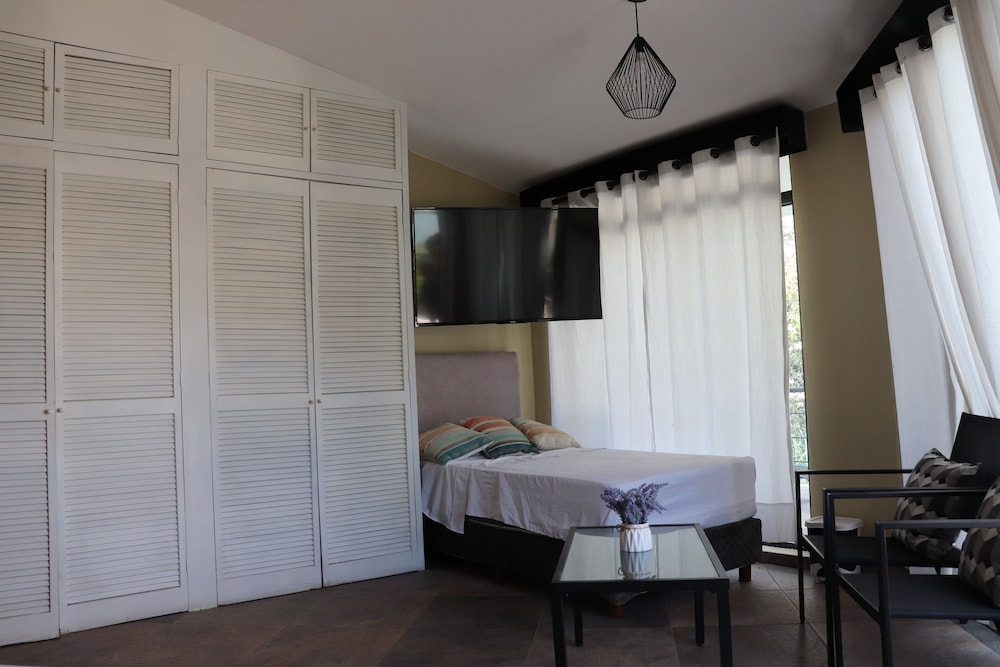 Casa Las Velarias Hermosa, Lujosa, Equipada Con Acceso Al Lago De Teques. - Tequesquitengo