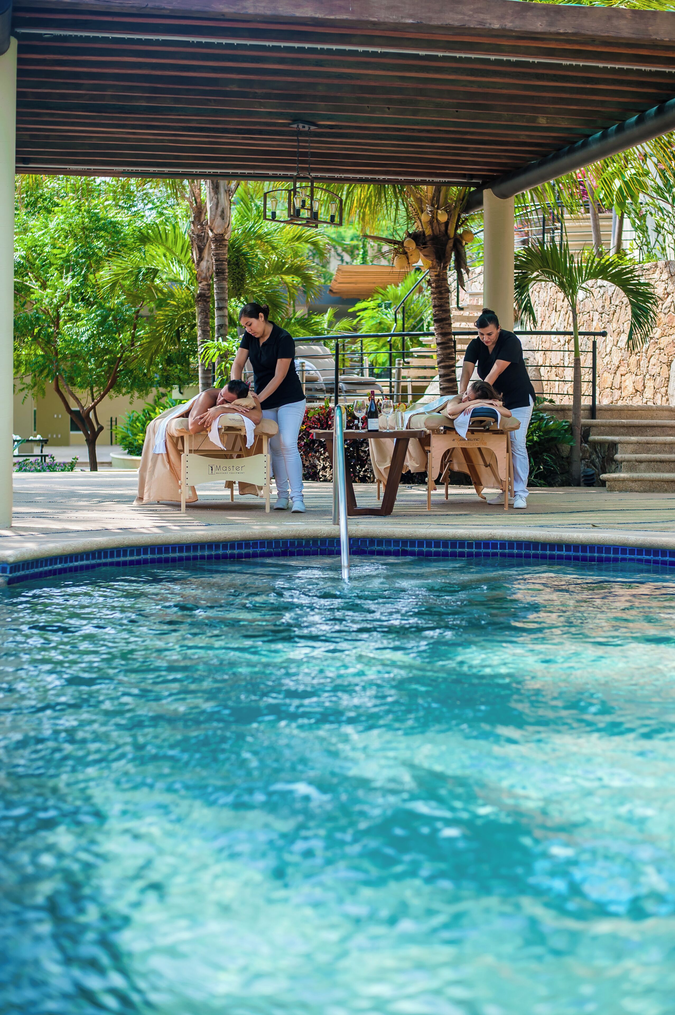 Apartamento, 3 quartos, varanda, vista para o jardim | Piscina | Piscina exterior 