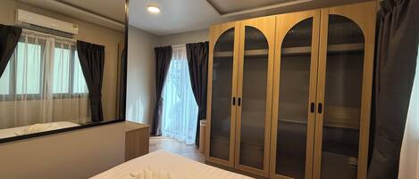 Quarto casal superior, 1 cama de casal, para não fumantes, vista para a cidade | Roupas de cama premium, individualmente decorados