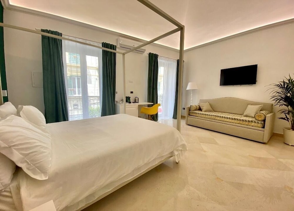 Pompei Plaza - Junior Suite #102 - Pompei