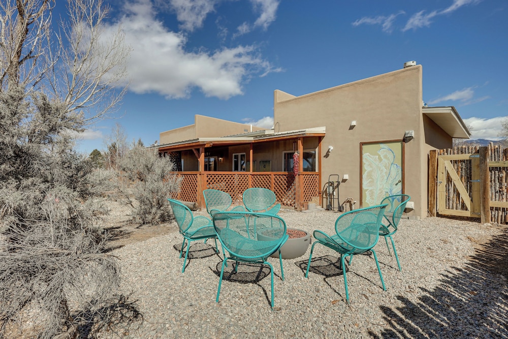 Taos Home W/ Private Hot Tub, Sauna & Gas Grill! - Taos, NM