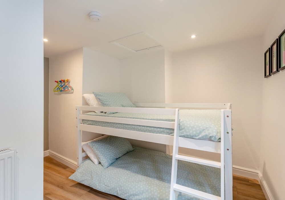 Maze Hill Cottage - Three Bedroom House, Sleeps 6 - 애플도어