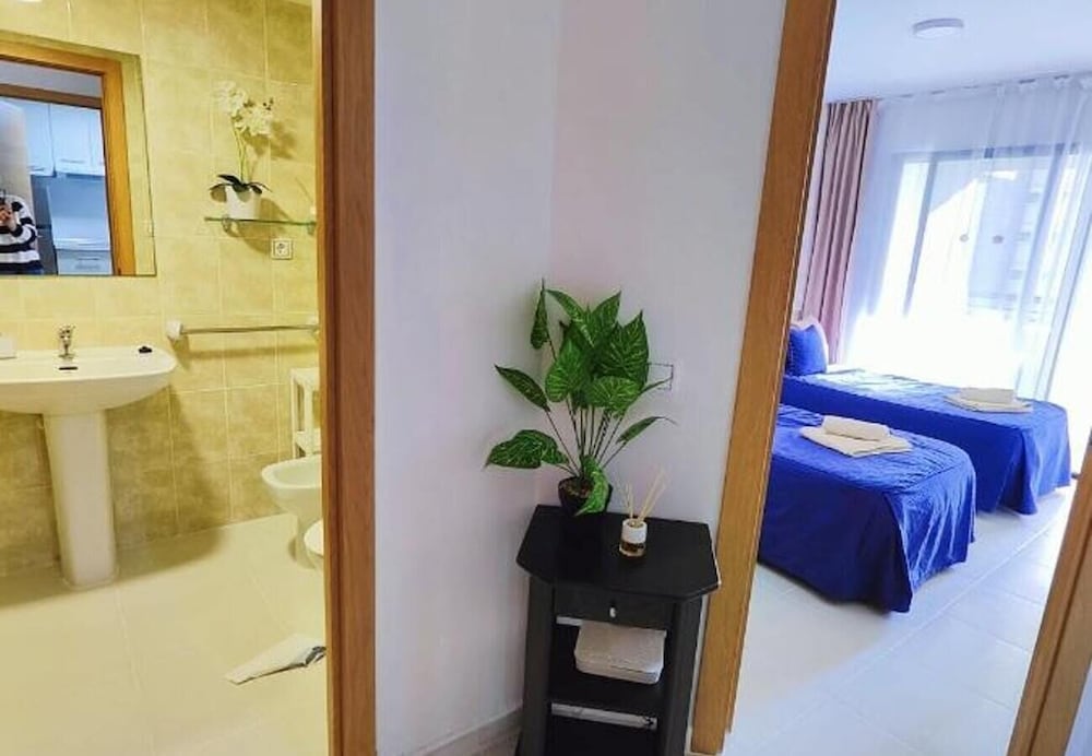 Apartment "Luxmar" With Shared Pool & Wi-fi - Benidorm