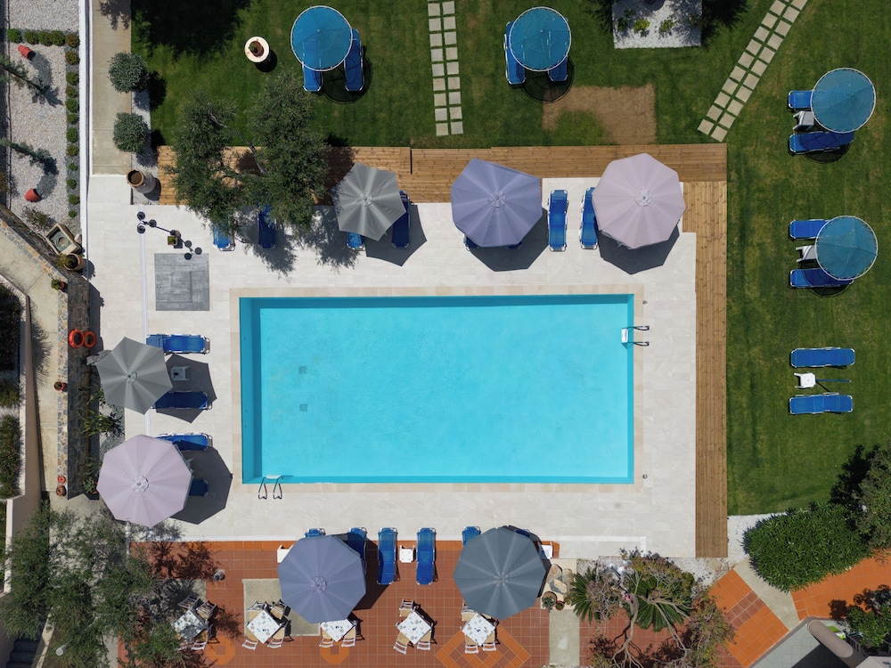 Creteco Hotel & Suites - Crete