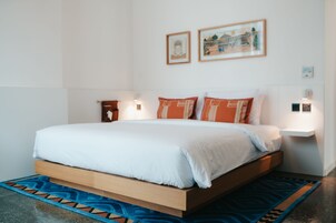 Cofre no quarto, secretária 
