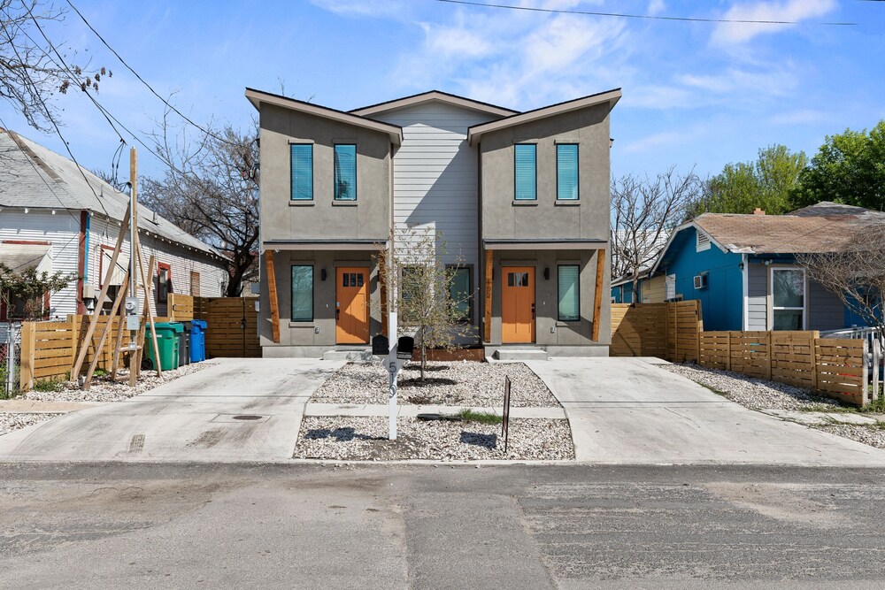 Brand New! Relax At 3br/2ba Apt. Near City Center - San Antonio, TX