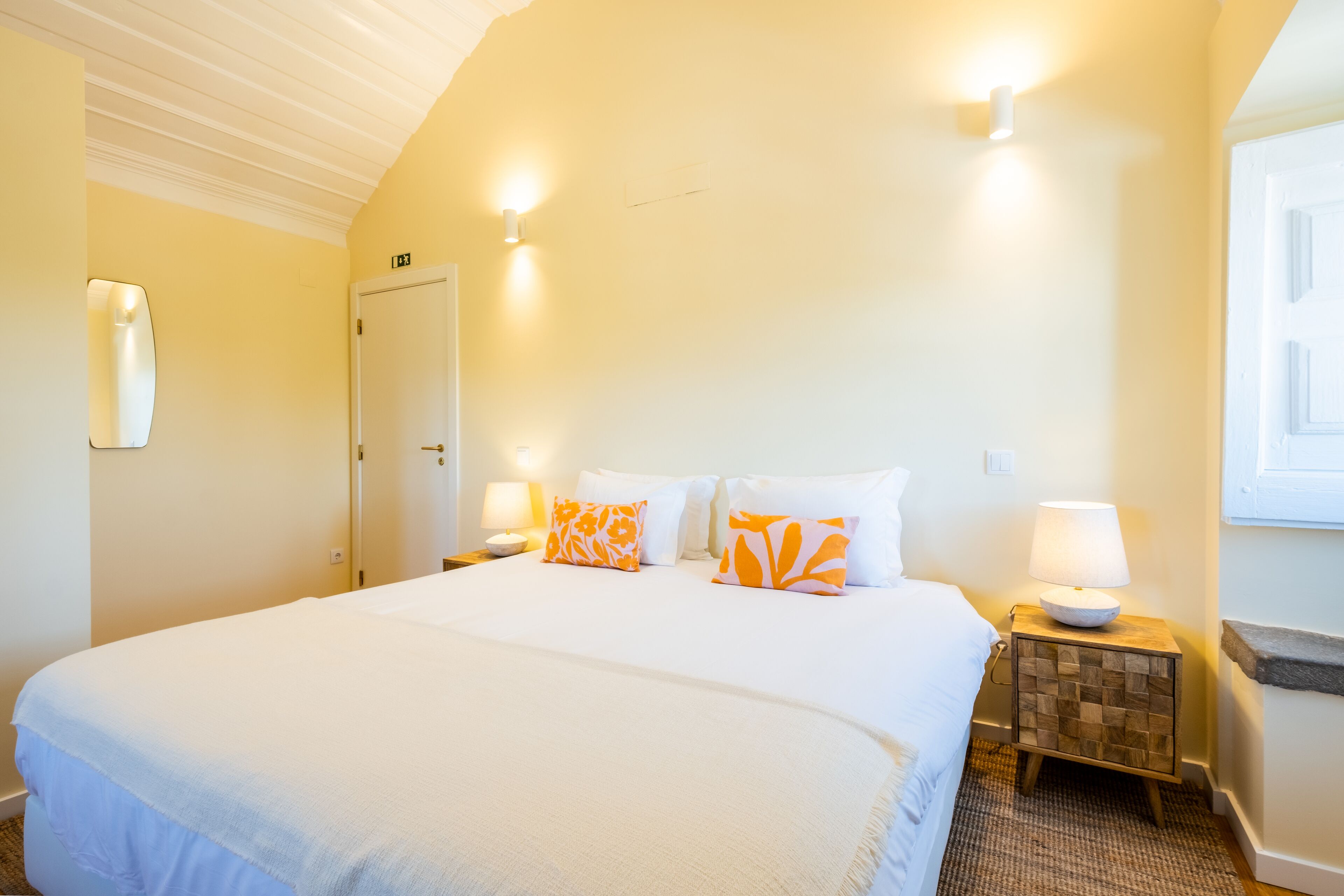 Quarto superior | Wi-Fi de cortesia, roupa de cama