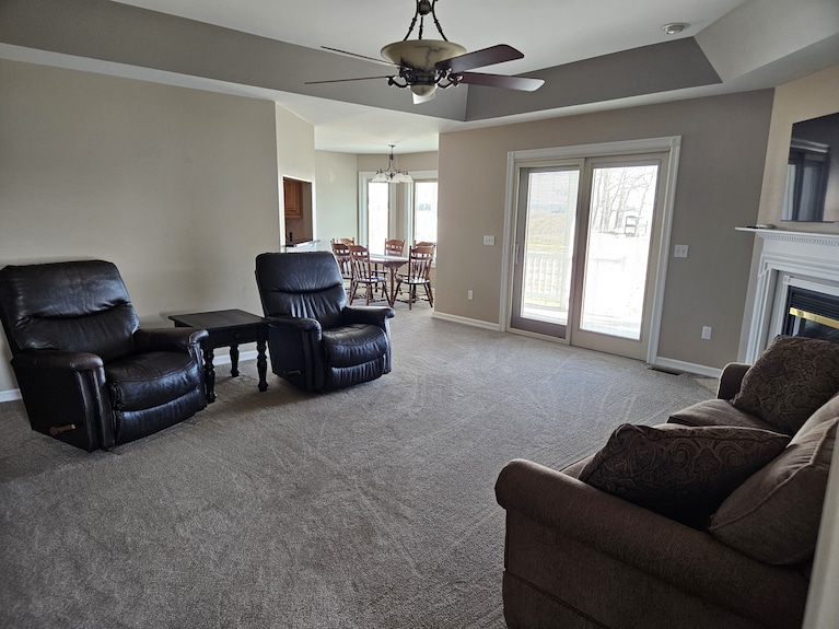 3 Bedroom, 2.5 Bath Home, With 2 Car Garage, Minutes From Frankenmuth. - Frankenmuth, MI