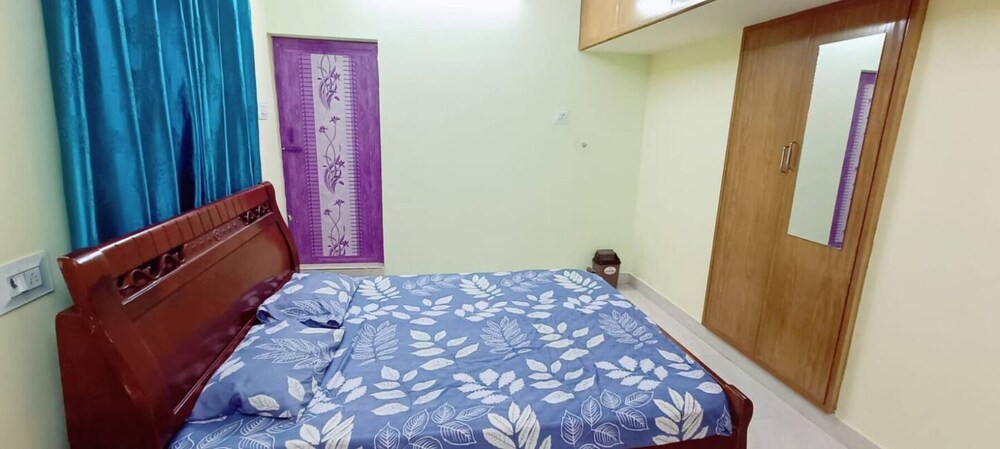 Stay Confident Cloud 9 Private AC room w Bathroom - Chennai | Vrbo