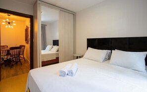 Apartamento básico | 1 quarto, escrivaninha, ferros/tábuas de passar roupa, Wi-Fi de cortesia