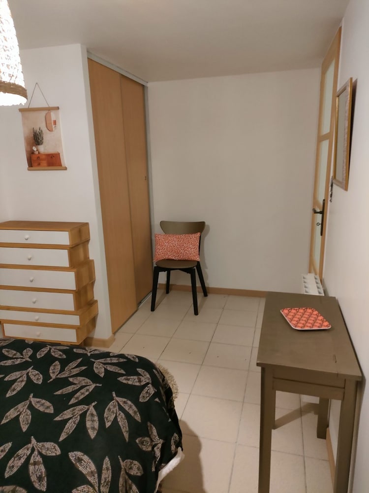 Maison Le Merzer, 5 Personnes, Sans Vis-à-vis, au Coeur D'un Village ...