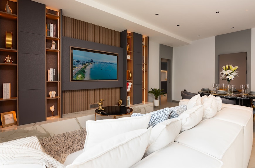 New Luxury 9br, Ktv, Pools, 3km Walking St & Beach - パッタヤー