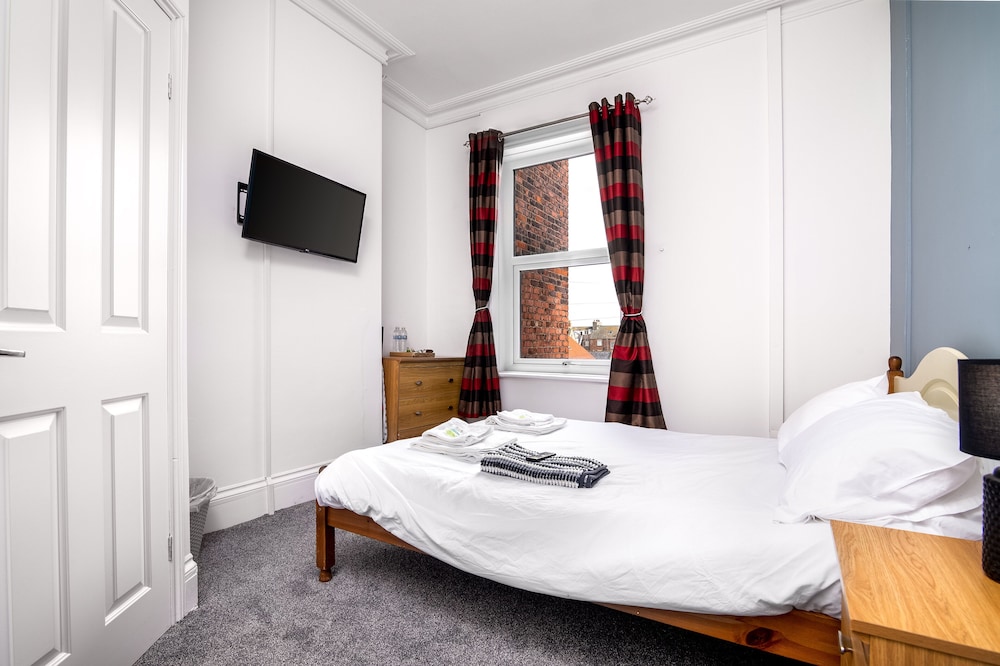 Private Room With Double Bed And Ensuite - Sandsend