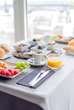 Buffet de pequeno-almoço
