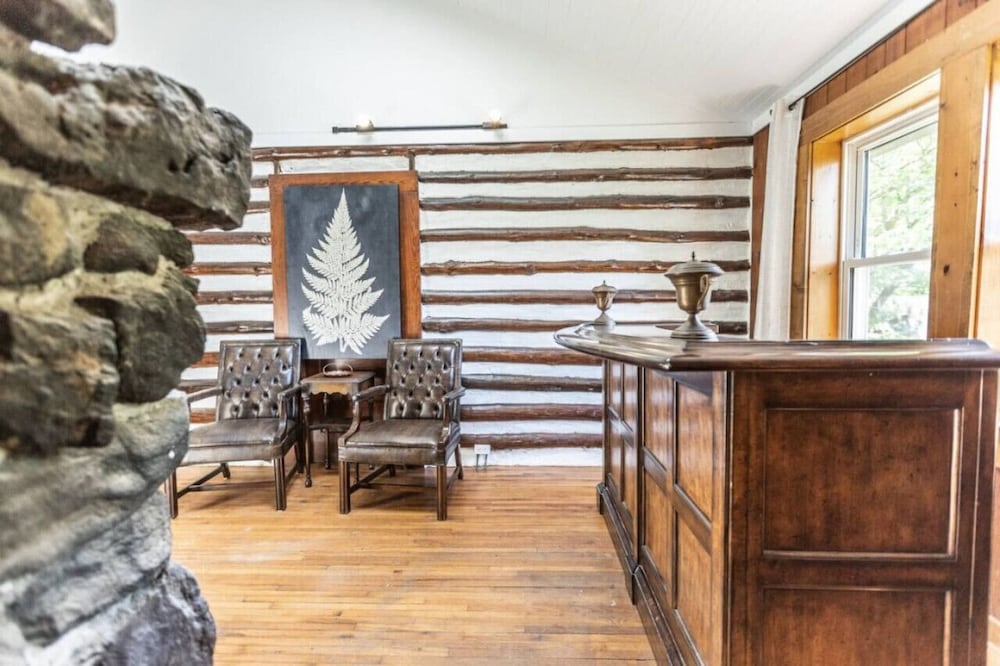 Luxury Cabins Near Downtown - Asheville, NC
