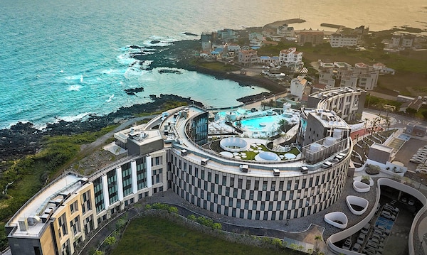 Shilla Stay Plus Iho Tewoo Ocean Front - Jeju-si