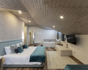 Estúdio romântico | Roupas de cama premium, escrivaninha, quartos à prova de som