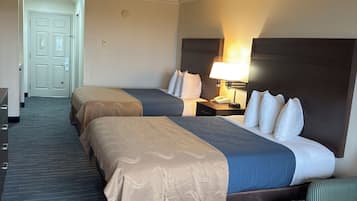 Quarto de Luxo, várias camas, não fumadores, vista para o oceano | Cortinas/cortinados opacos, ferro/tábua de engomar, Wi-fi grátis