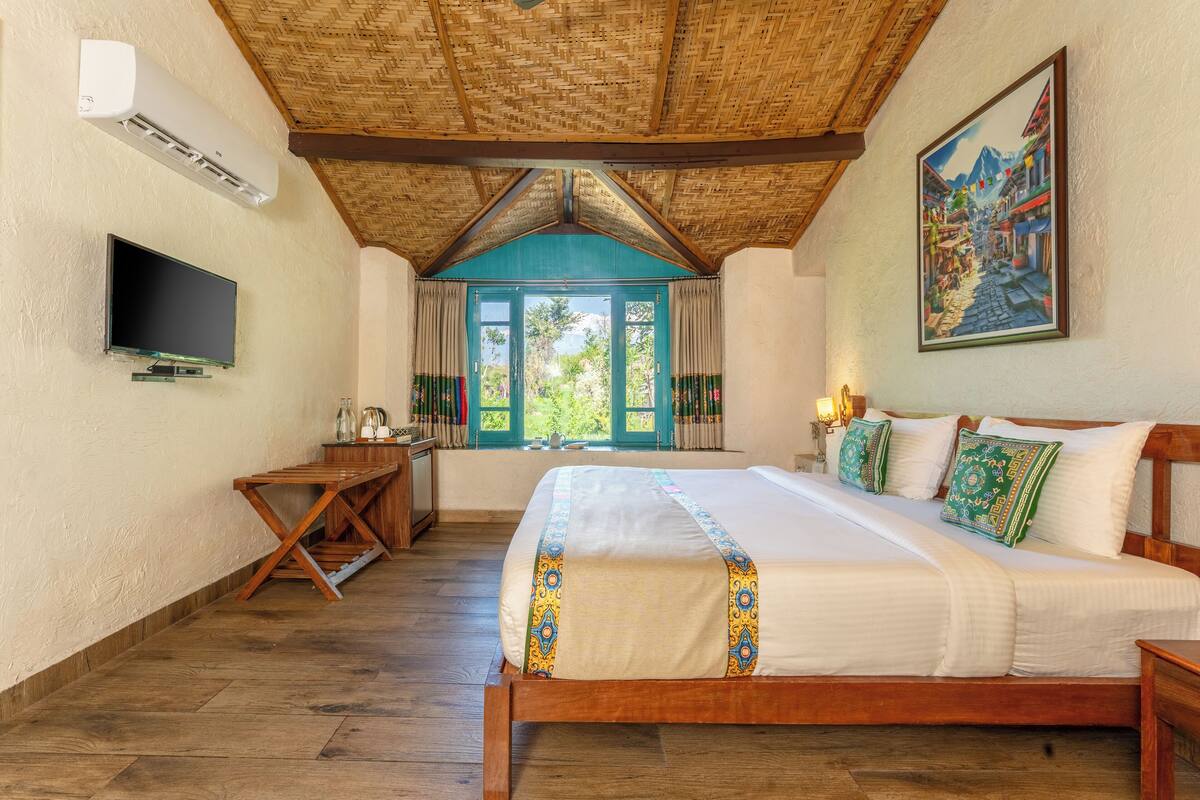 Quarto premium (Hideaway) | Escrivaninha, ferros/tábuas de passar roupa, Wi-Fi de cortesia