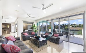 Casa | 4 quartos, secretária 