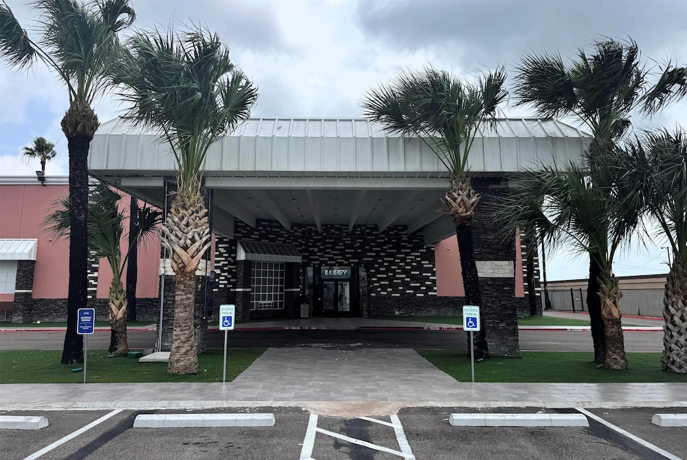 Super 8 By Wyndham Corpus Christi Airport - Corpus Christi, TX