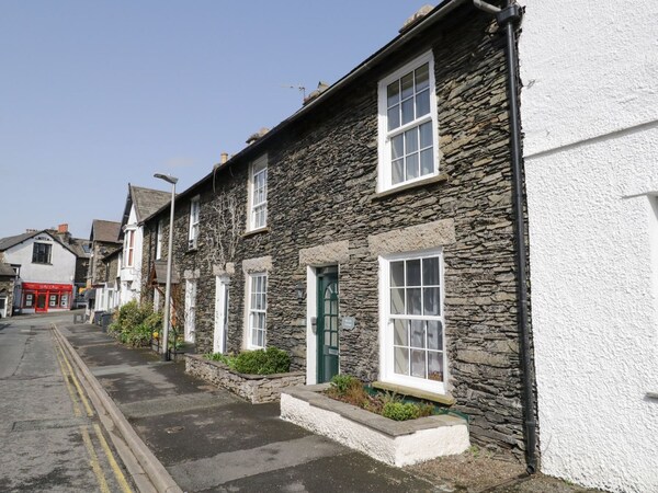 Myrtle Cottage - Bowness-on-Windermere