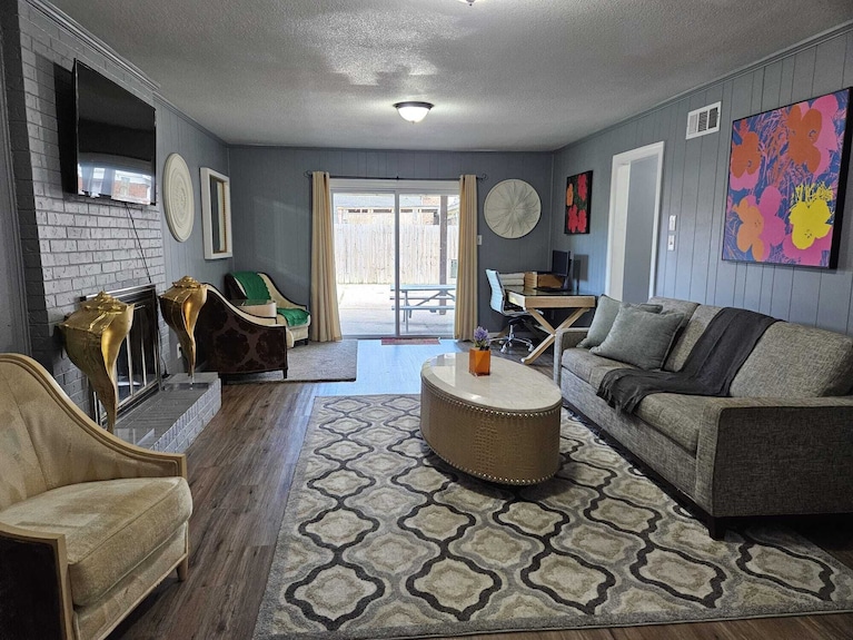 One Of The Kind 10 Br, Estate Near Elvis Presley's Graceland, Sleeps Many. - Tennessee