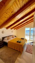 Penthouse Elite | Cortinas/cortinados opacos, ferro/tábua de engomar, Wi-fi grátis 