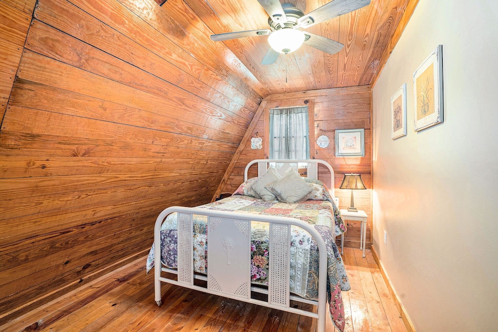 Cameo Cottage- Storybook 2 Bedroom / 2 Bath Mountain Getaway - Georgia