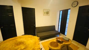 Apartamento Comfort, várias camas, casa de banho anexa | Sala de estar | Piso aquecido