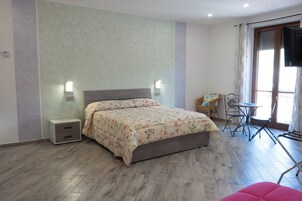 Quarto Quádruplo Familiar, vista para o vale | Roupa hipoalergénica, cortinas/cortinados opacos, quartos insonorizados 