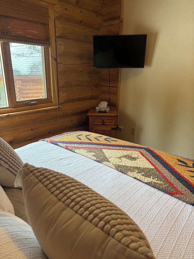 The Moose Den - BL# STRU 2024-043 - Kimberley | Vrbo