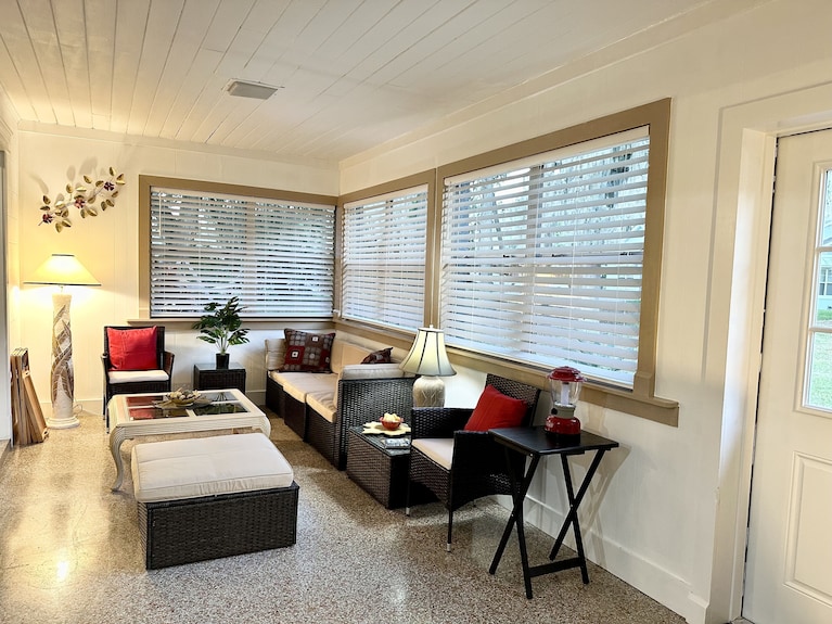 Lakeview House With Old Florida Feel Close To Everything Fun In Central Florida - Lake Yale, FL