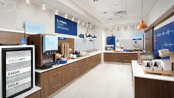 Pequeno-almoço tipo buffet diário mediante uma taxa
