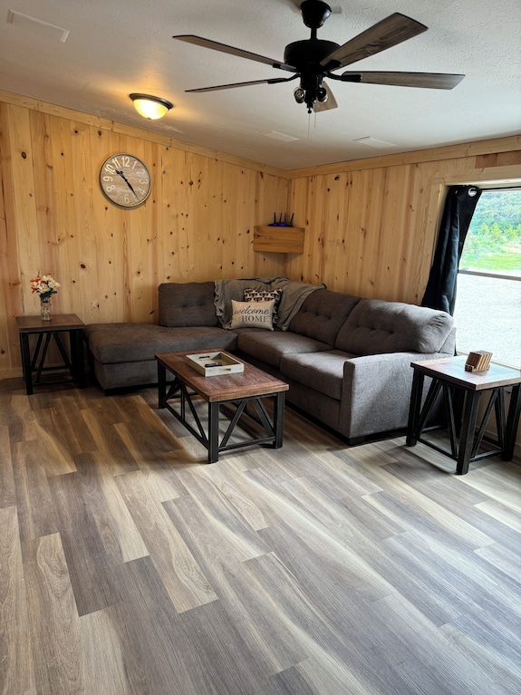 Cozy Secluded Cabin For Family In The Heart Of Hocking Hills Hot Tub Retreat - Hocking Hills State Park, OH